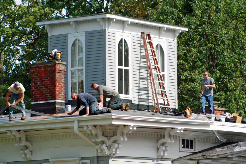 Edinboro's Doucette House gets new roof - Erie Yesterday